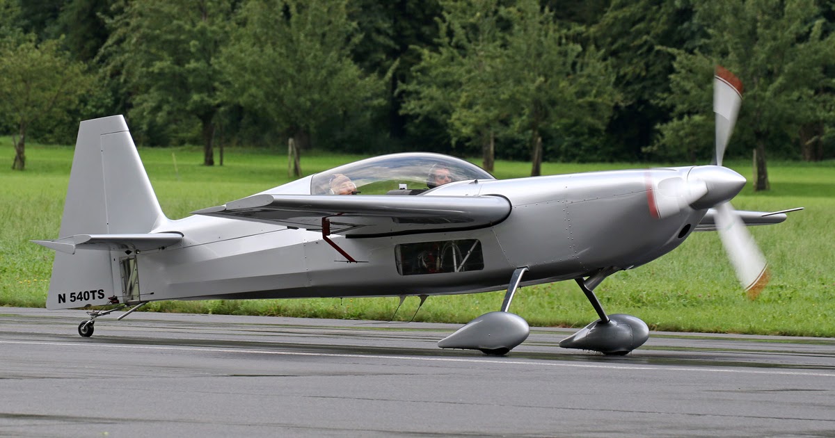 Planes and Trains - Planes 2016: N540TS / Zivko Edge 540-TK / Privat