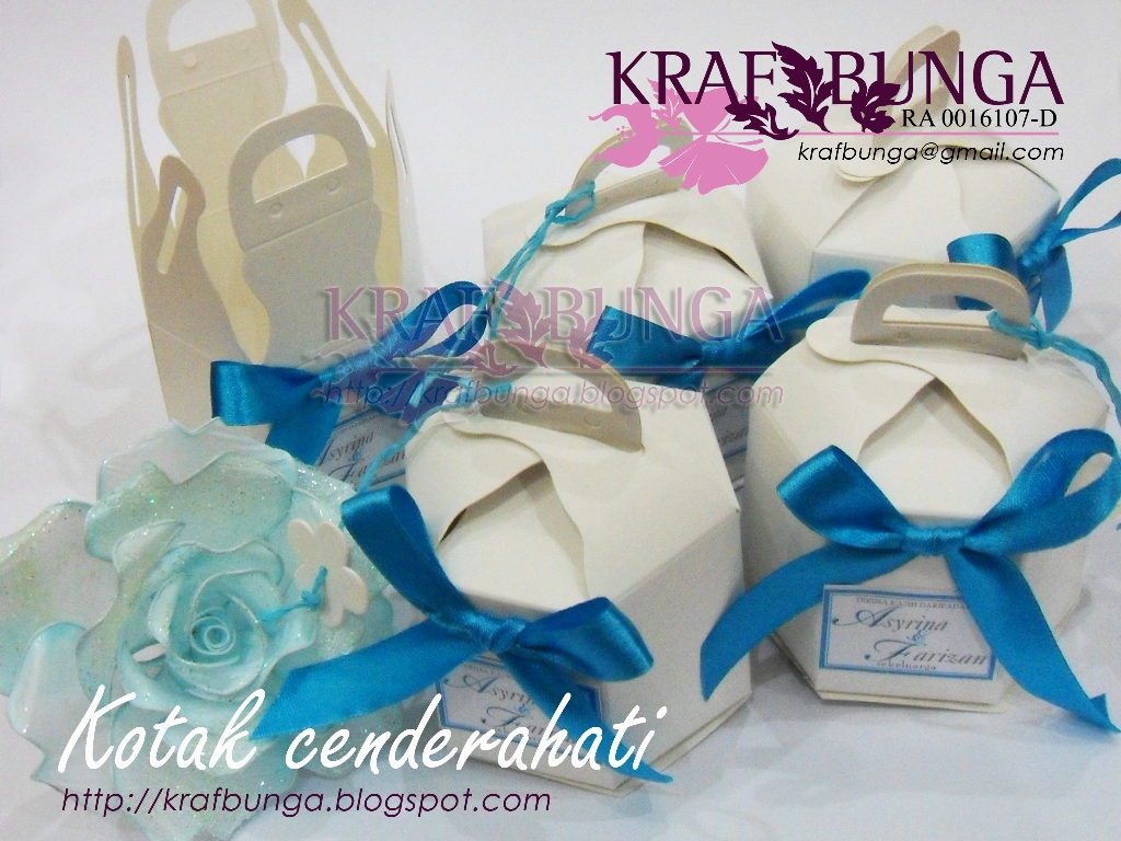 krafbunga: kotak cenderahati with turquoise ribbon
