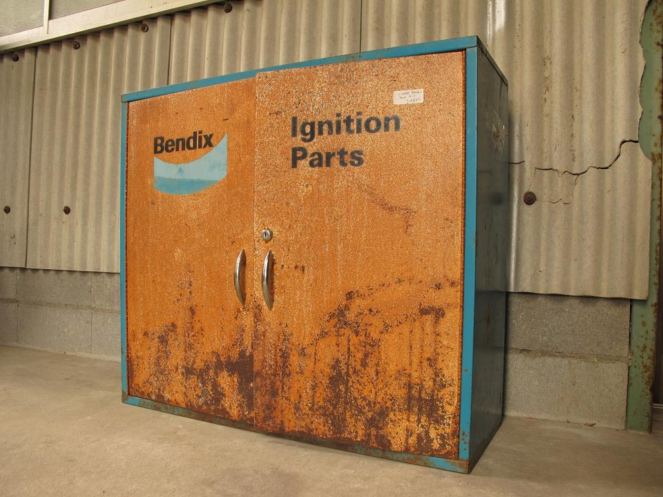 California-Garage: Bendix Cabinet.