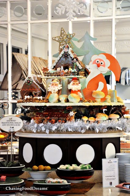 CHASING FOOD DREAMS: Carousel, Palace of the Golden Horses: Yuletide ...