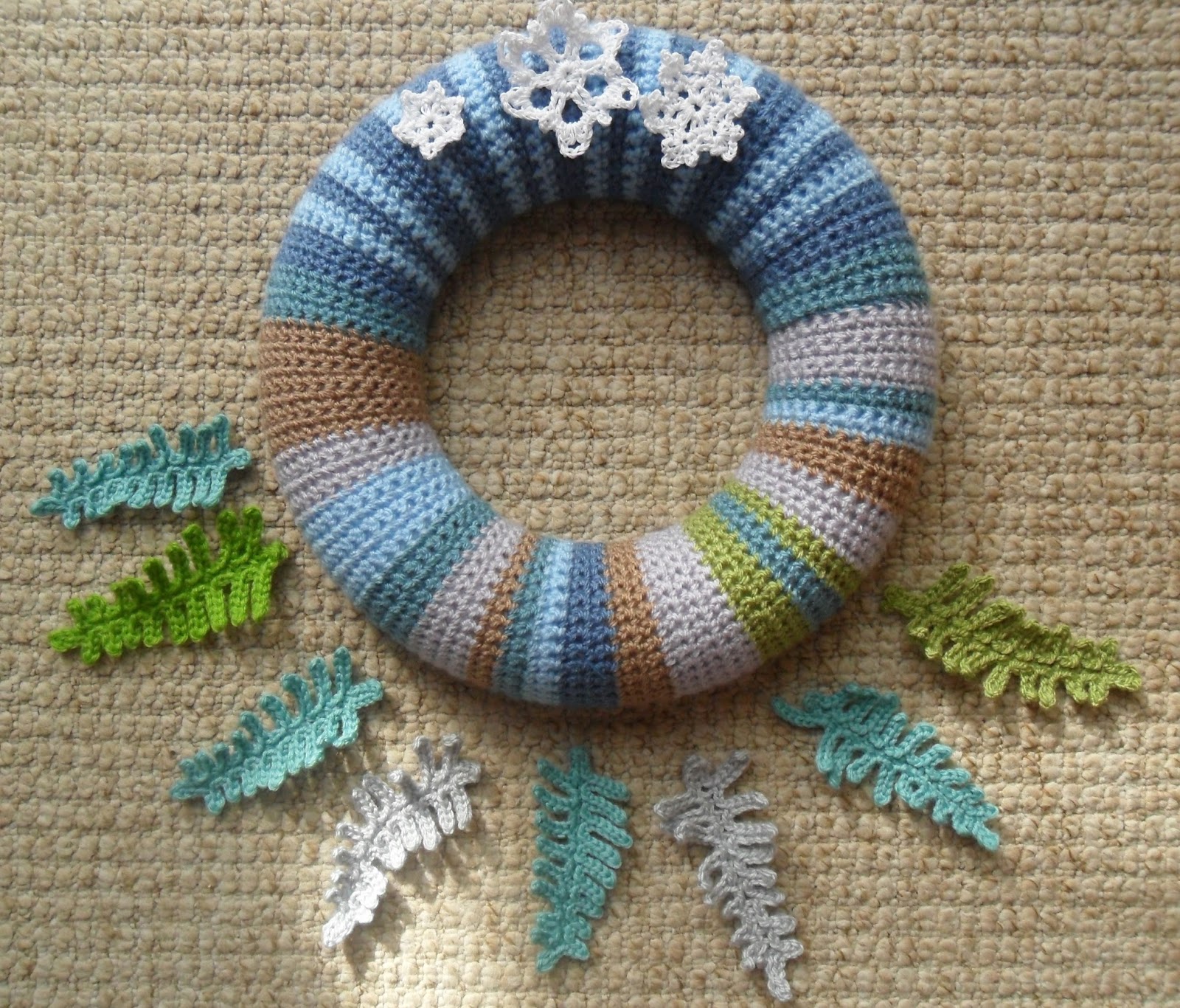 Run Home to Crochet: My Winter Wreath