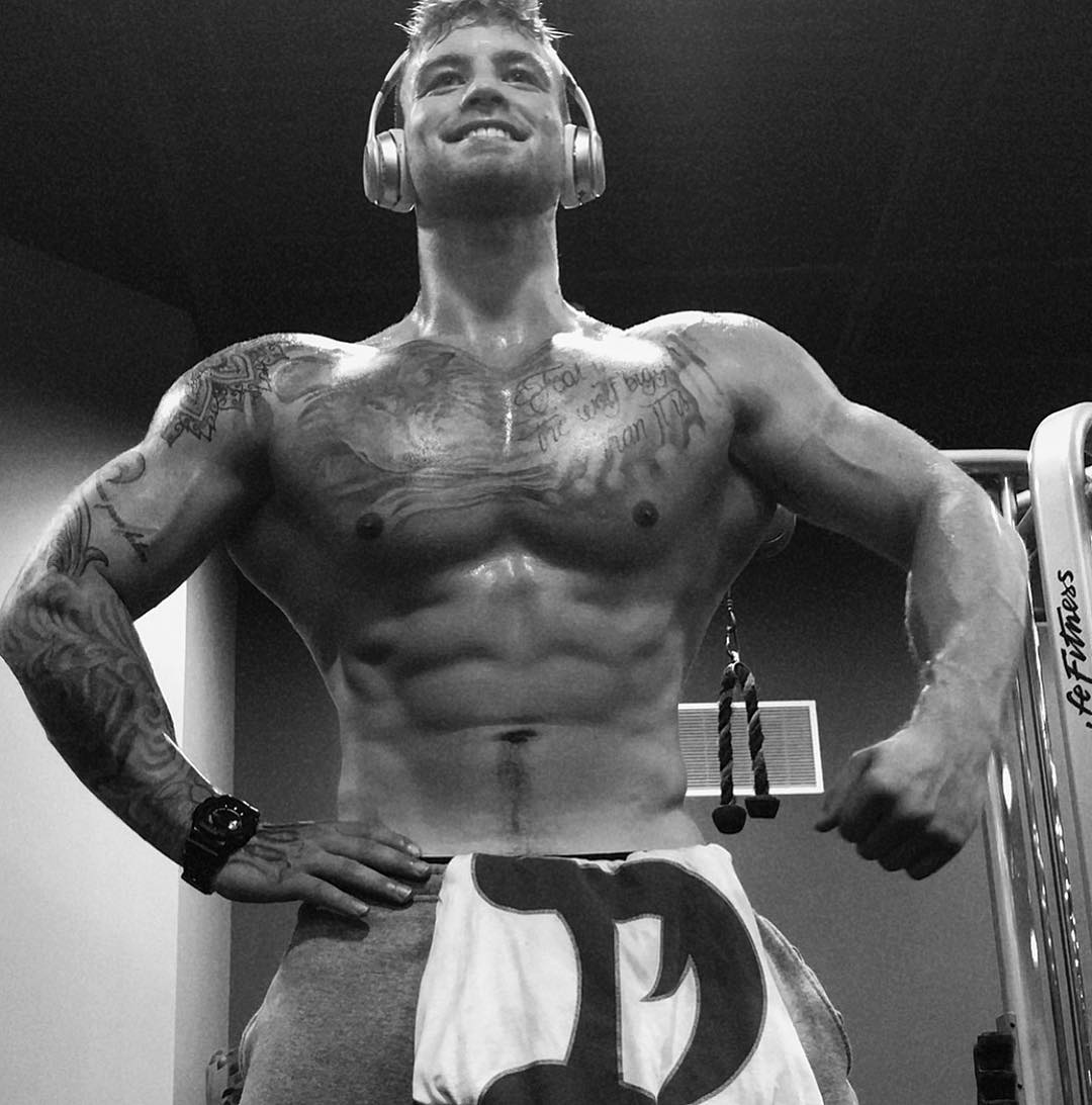 DUSTIN MCNEER: 54 IMÁGENES QUE NOS REGALÓ EN OCTUBRE