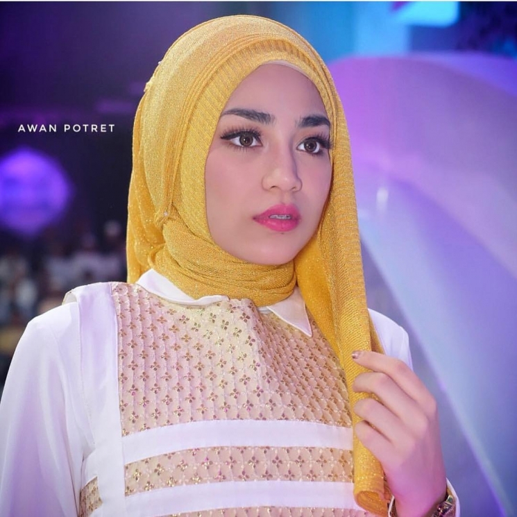 Biodata Penuh Uyaina Arshad Yang Semakin Popular - Biodata Penuh