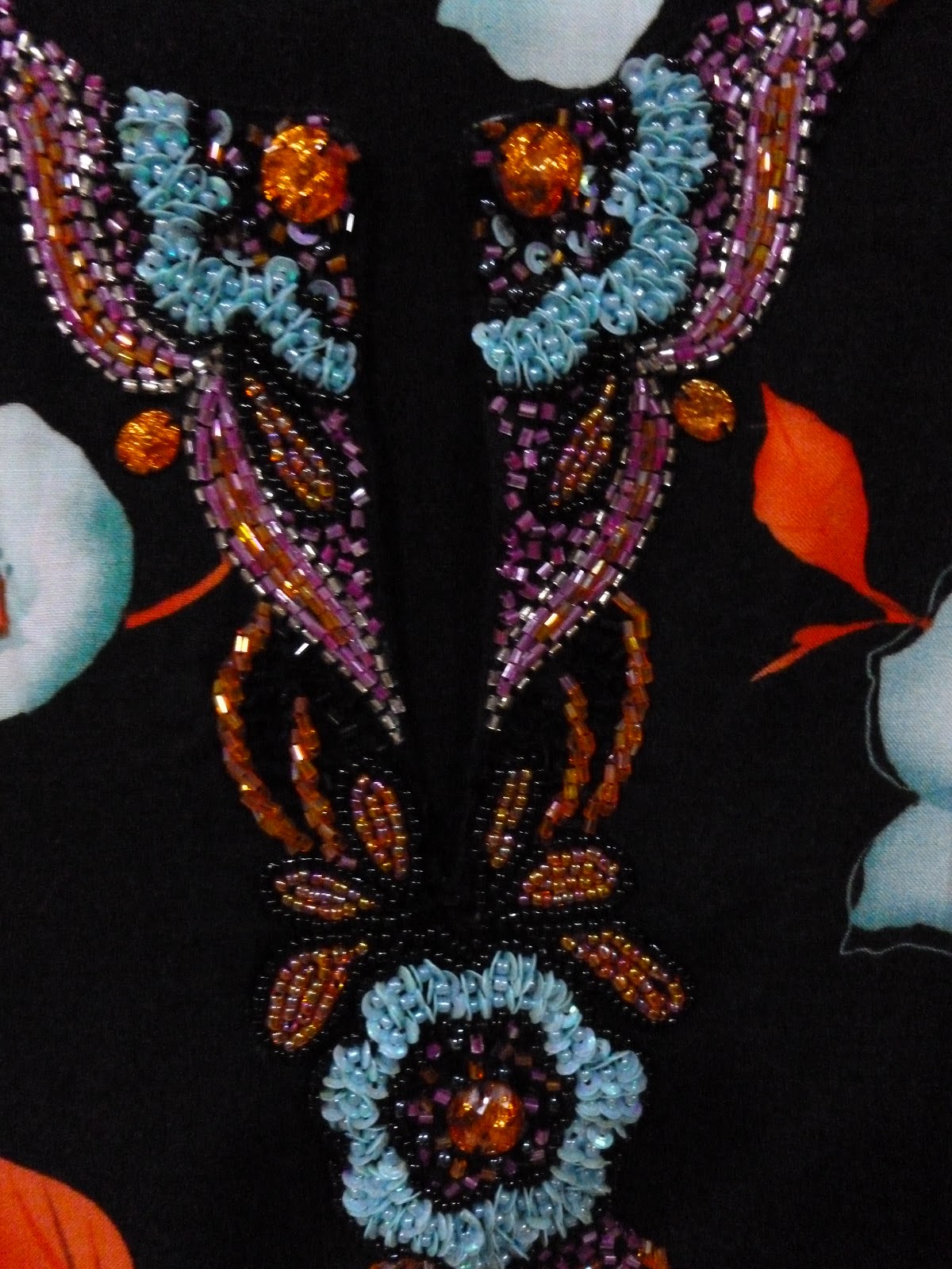 Kristal Kyda: Baju kurung sulam manik!