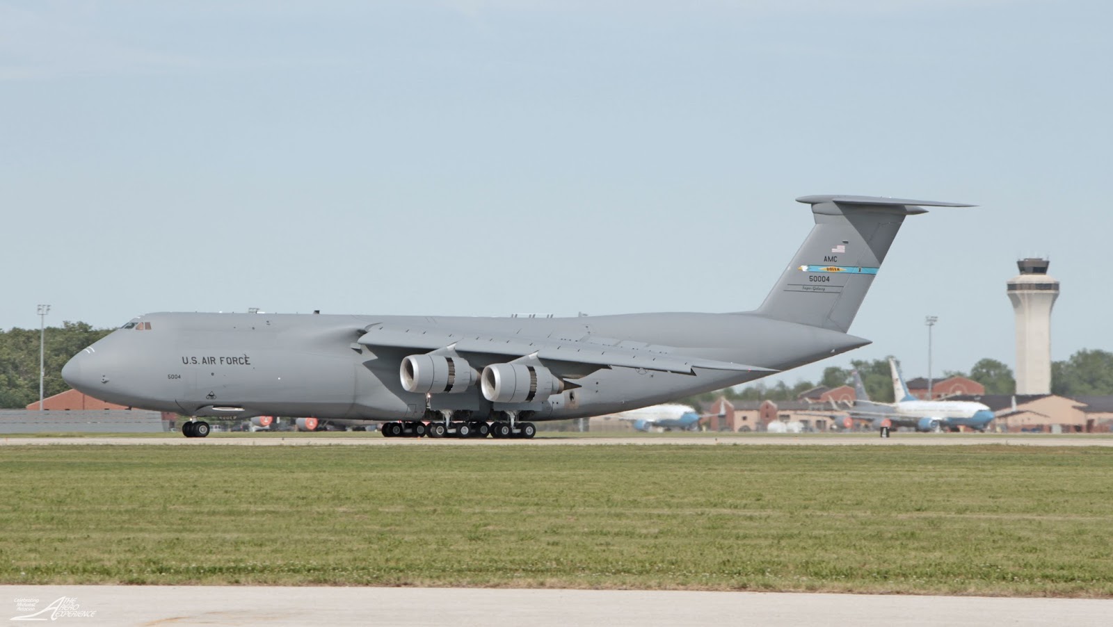 The Aero Experience: USAF Thunderbirds Arrive at Scott AFB Prior to ...