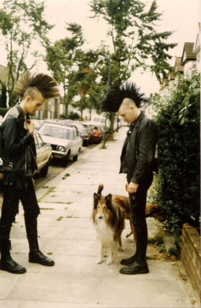 White of Face and Clad in Black, These 60 Amazing Candid Snapshots ...