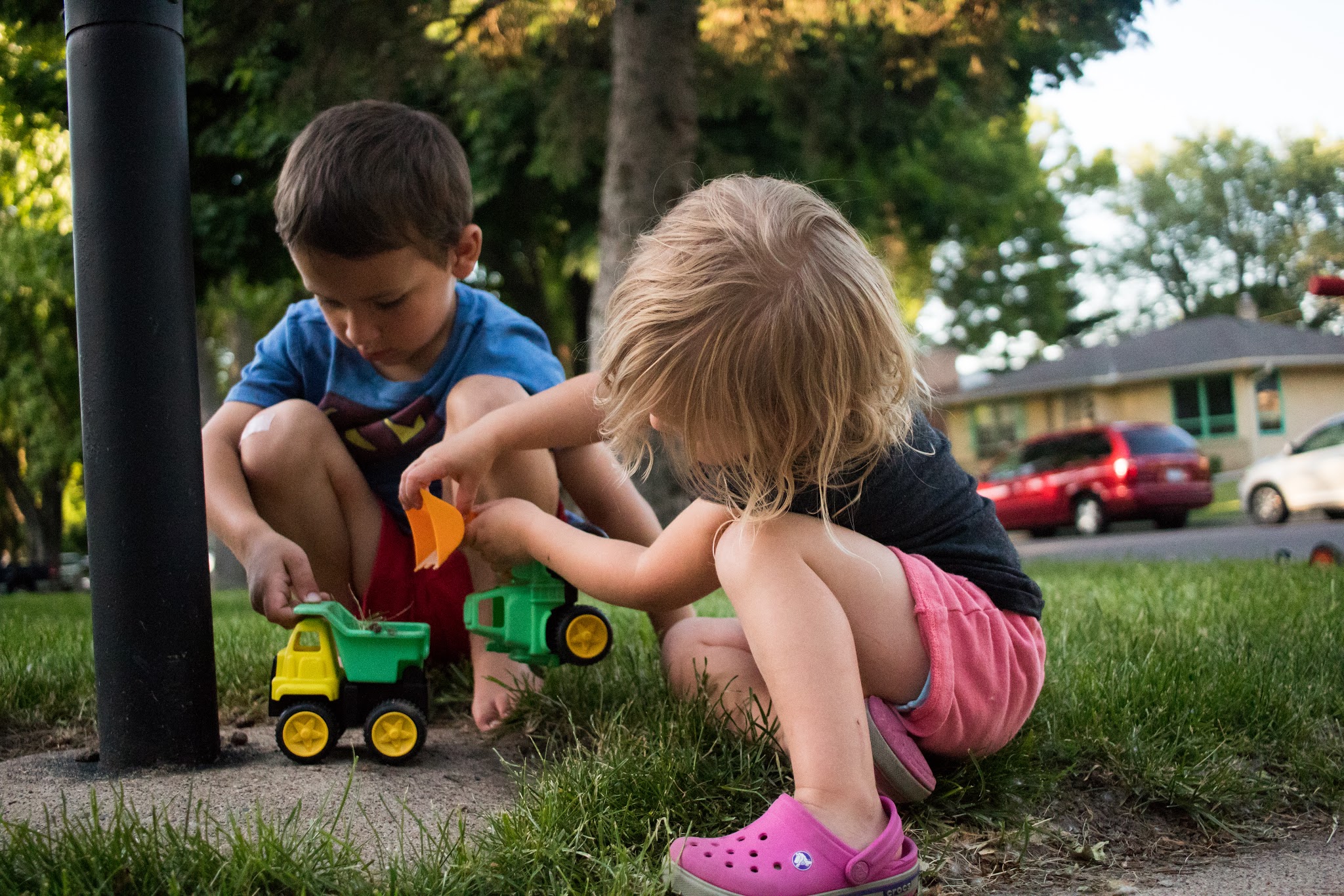 3 Ways to Help Your Children Become Best Friends