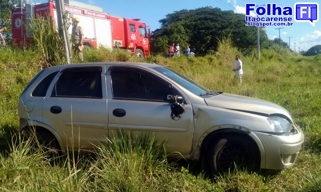 Motorista sai ileso após carro capotar na RJ-158, em Itaocara - Folha Itaocarense