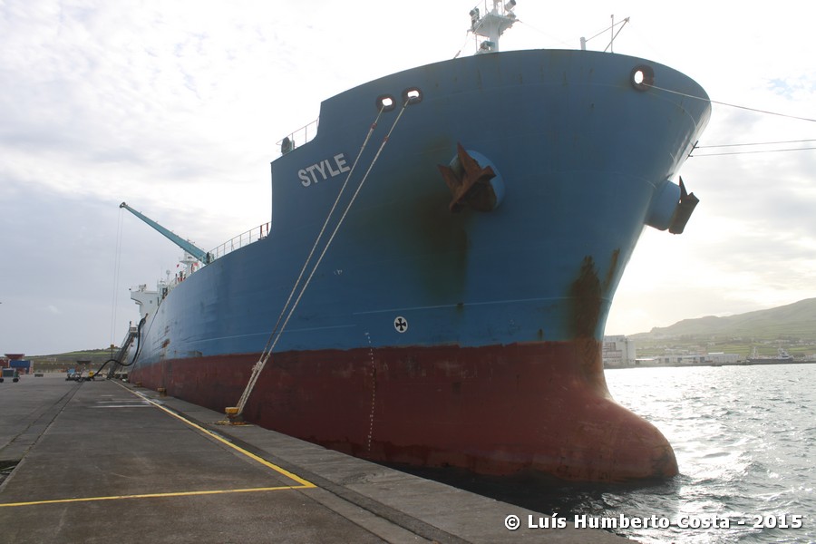 O Porto da Graciosa: Navio químico, "STYLE" na Praia da Vitoria