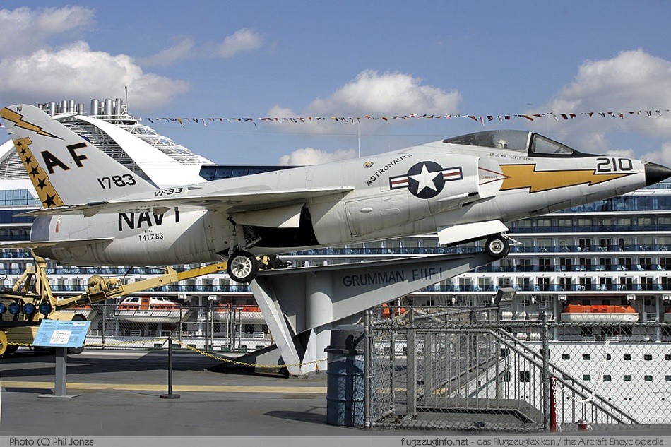 F-11 Tiger US Navy Fighter Aircraft |Military Aircraft Pictures
