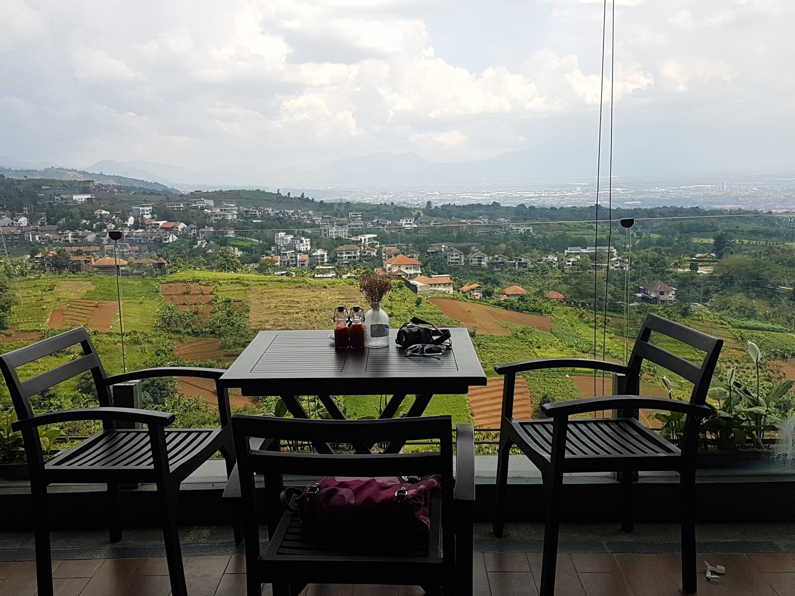 Skyline Best View Resto, Resto di Dago Pakar dengan Stunning View