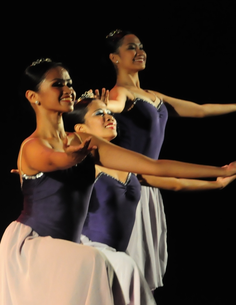 iLoveSMdavao: SAYAW PINOY WOWS SM DAVAO