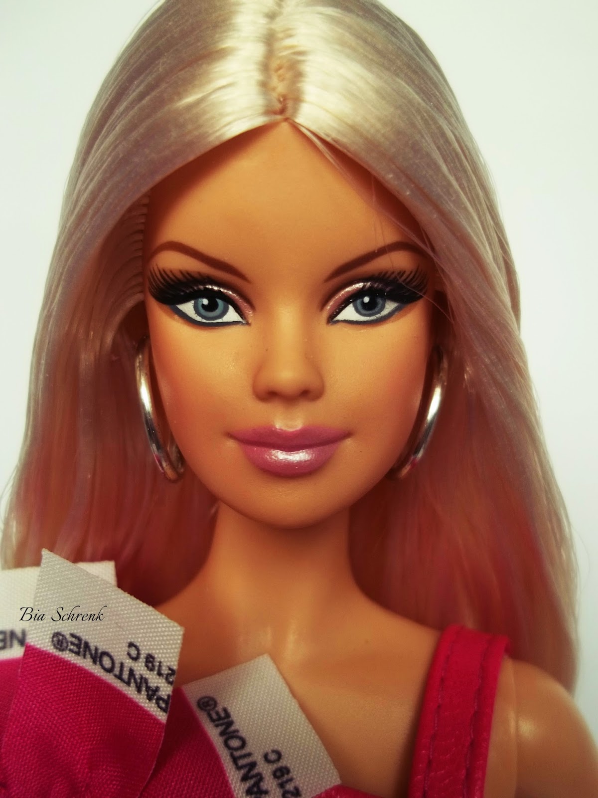 Hausderpuppen Barbie Pink In Pantone Doll 219 C Hausderpuppen Barbie Pink In Pantone Doll 219 C