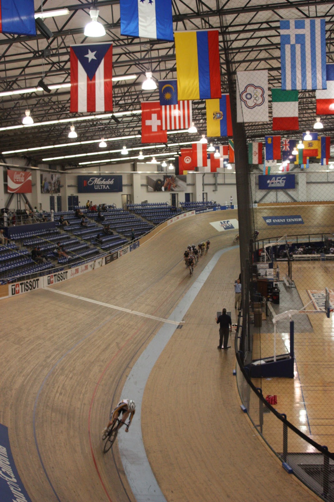 The ClaremontCyclist: An afternoon at the Los Angeles Velodrome...