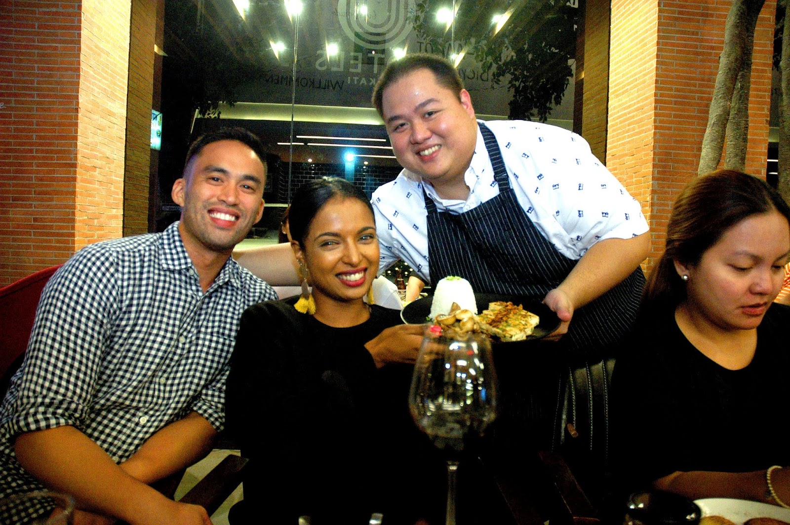 DUDE FOR FOOD: A Cook's Tour With No Reservations To Parts Unknown ...