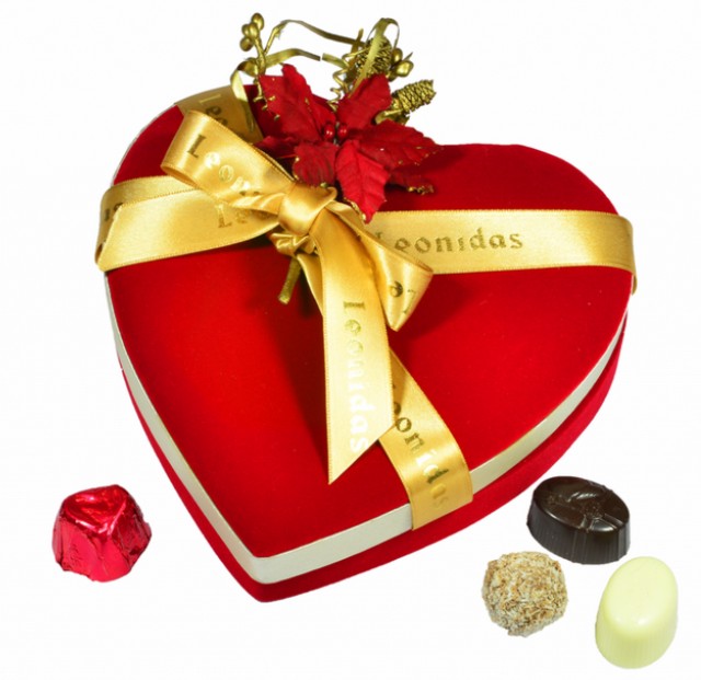 Heart Shaped Christmas Gift Design Ideas - NOMON DESIGN IDEAS