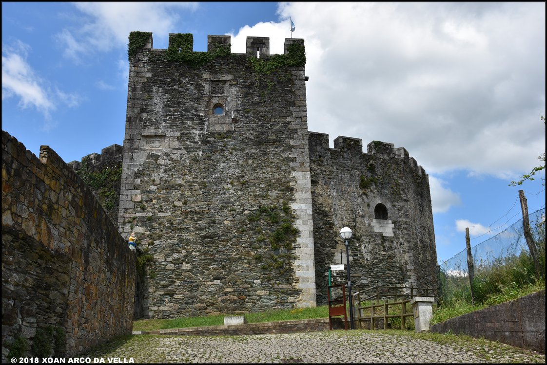 XOAN ARCO DA VELLA: CASTILLO DE MOECHE - SAN RAMÓN - MOECHE