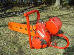 VINTAGE CHAINSAW COLLECTION: MONO LINE 220W.