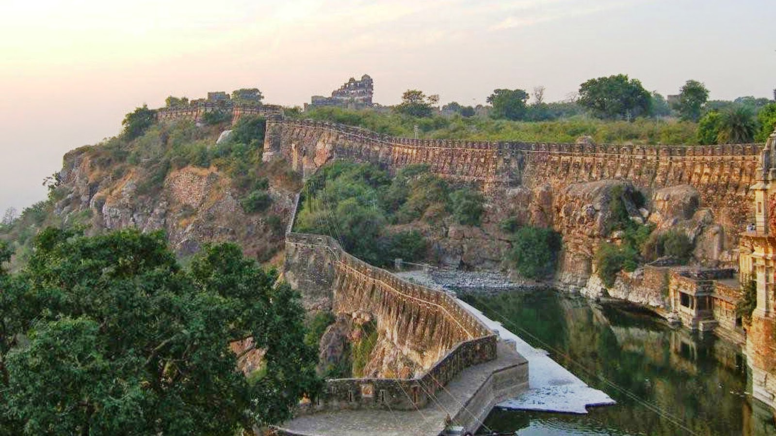 Chittorgarh Fort - Most Amazing and Beautiful - Amaziful