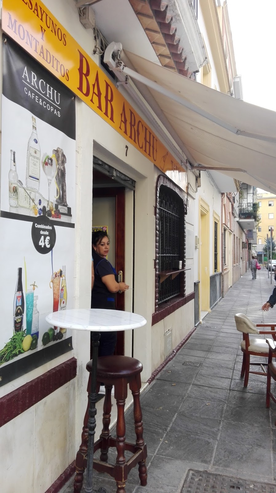 Dónde desayunar en Sevilla: Probando bares pequeños en los Remedios ...