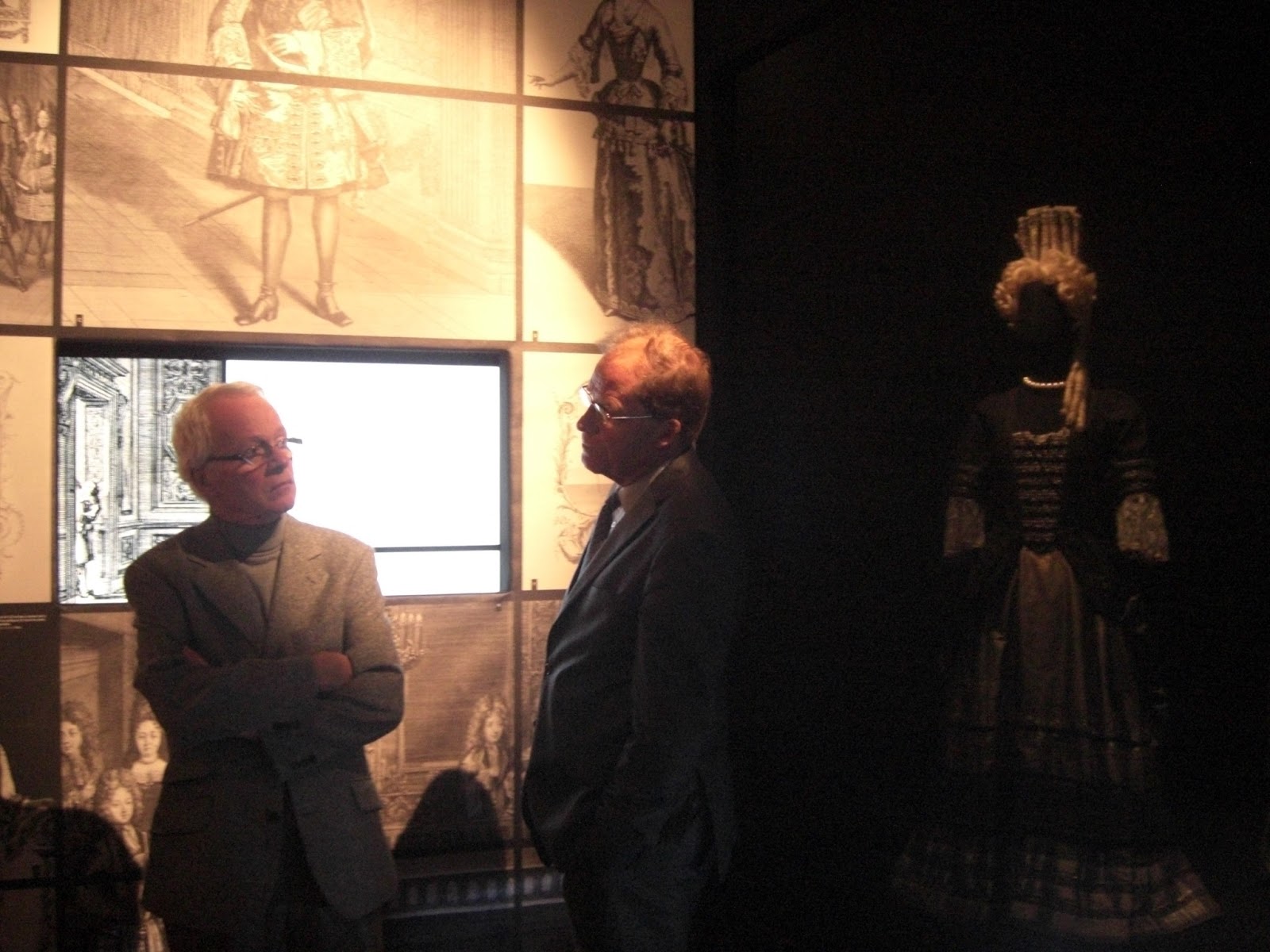 Daniel Ogier le décorateur: COSTUMER LE POUVOIR opéra et cinéma