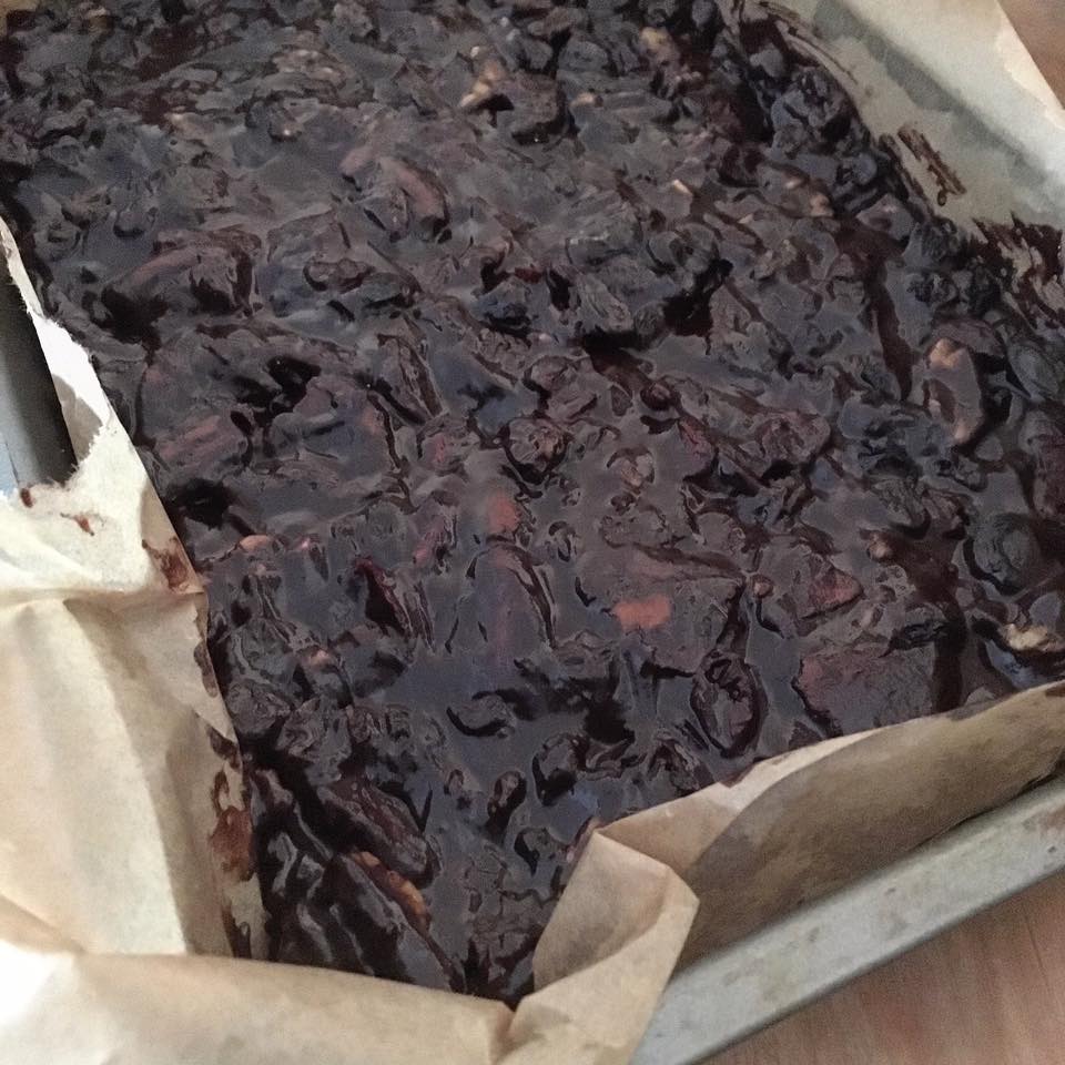 MATTYB BAKES: "BISCUIT AND BOOZE" "FRUIT AND NUT" NO BAKE CHOCOLATE BARS