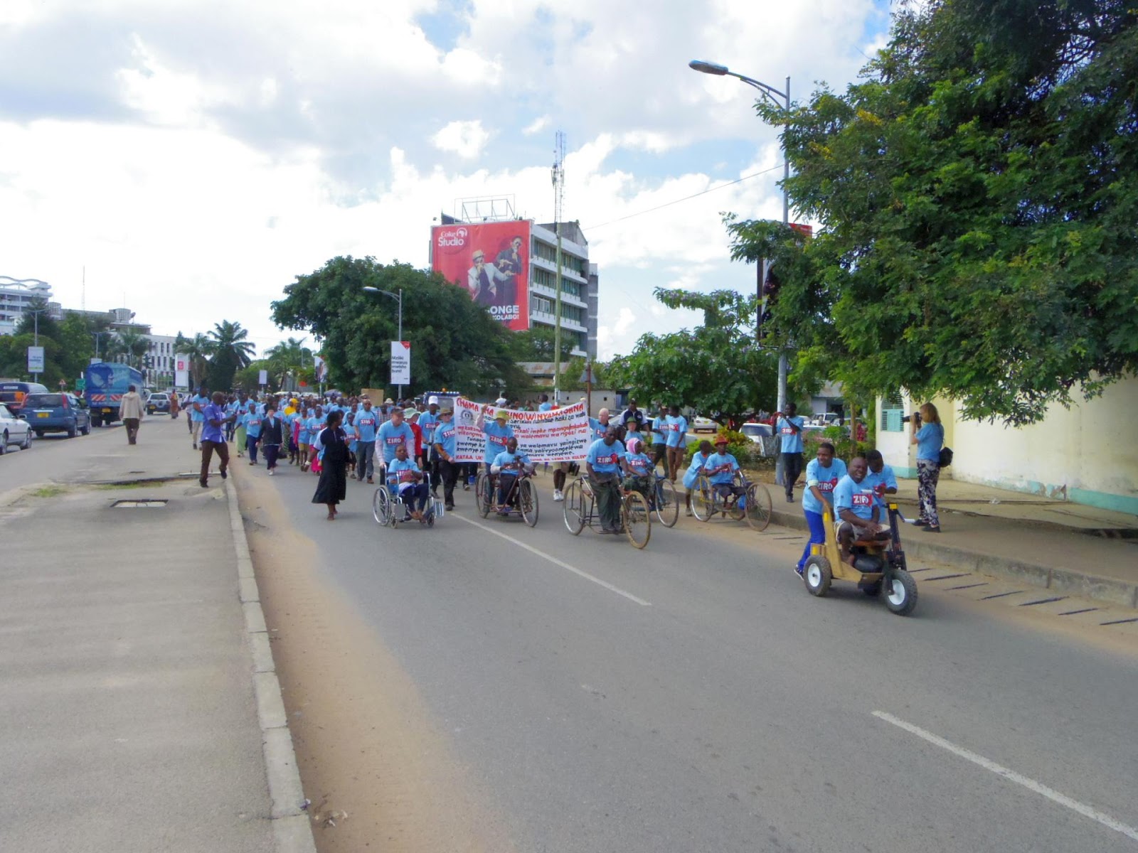 Upinde wa mvua ~タンザニアと日本の架け橋に~: 国際障がい者デー記念式典＠ムワンザ