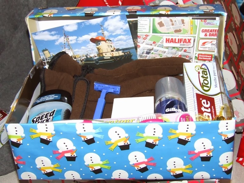 The Marine Curator: Christmas Shoebox Program