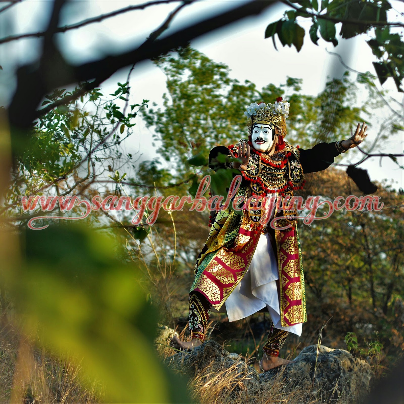 Penari Bali Surabaya: Tata Rias Penari Bali