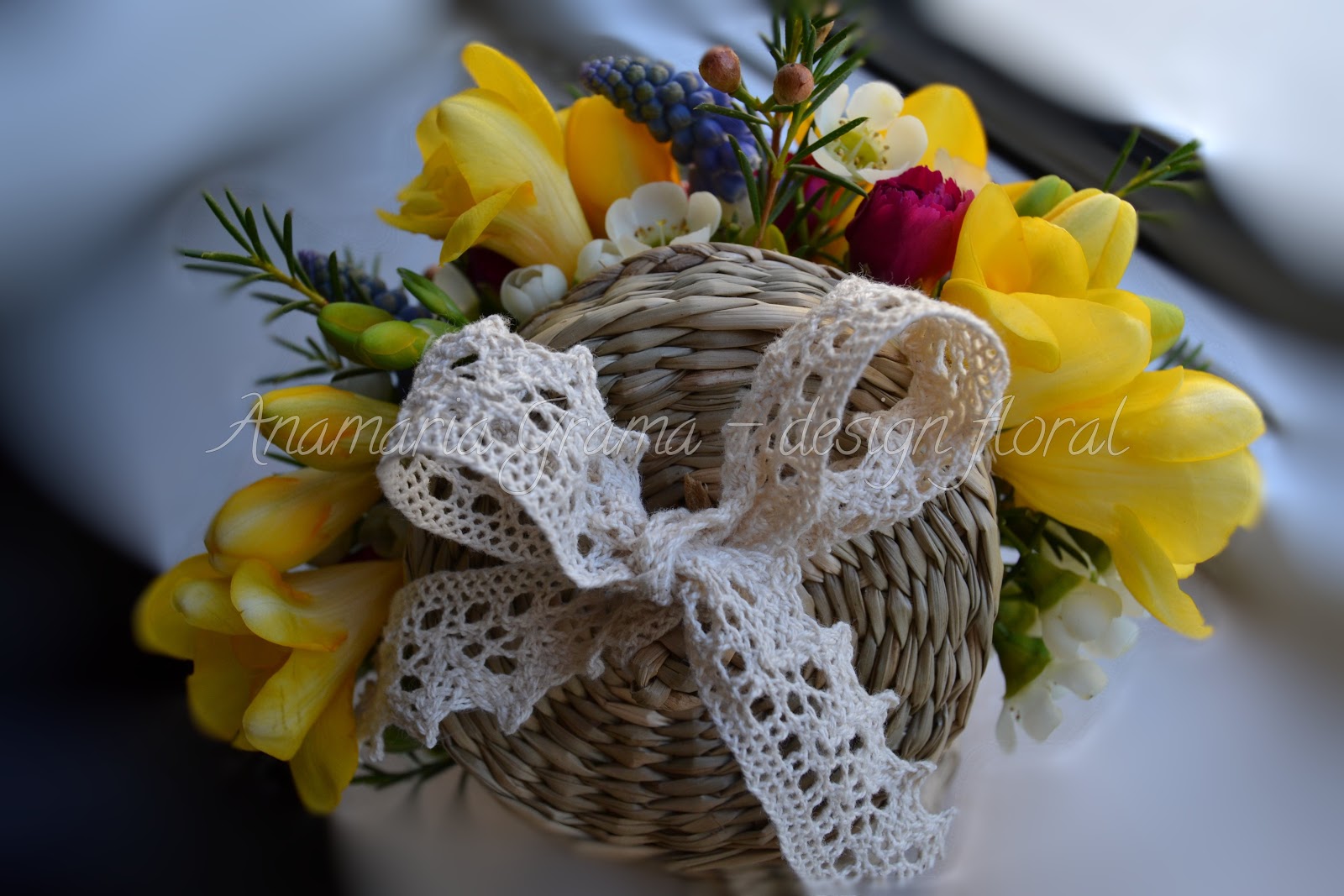 Anamaria Grama - design floral: Aranjament floral in cos de rachita cu ...