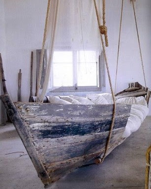 18 Upcycled Bed & Pillow Inspirations | thee Kiss of Life Upcycling