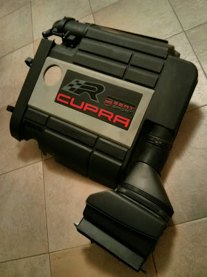 SEAT Leon Cupra R MK II 2012 in Israel: Audi TTS engine cover