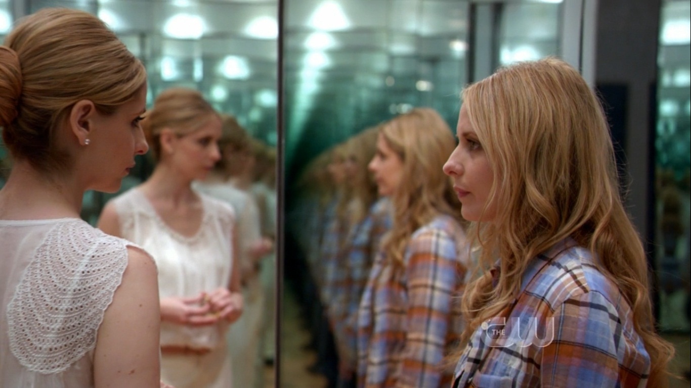 TV: THE CW'S RINGER S01E01