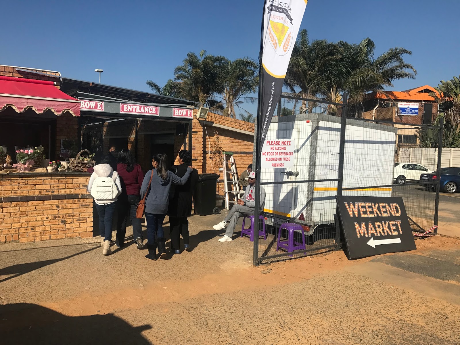 The Weekend Market - Main Stream Lifestyle