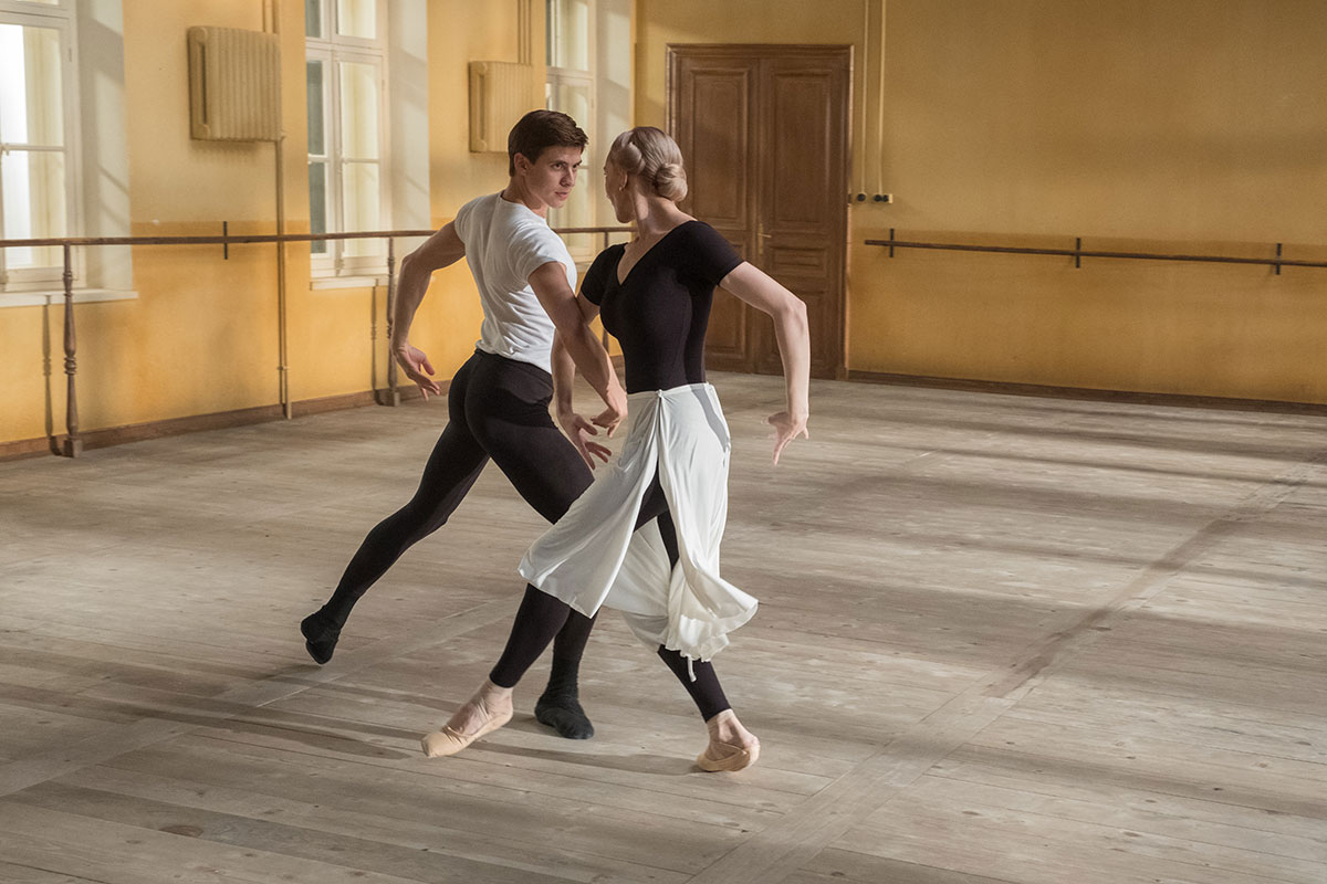 RES PVBLICA RESTITVTA: Crítica de cine: El bailarín, de Ralph Fiennes