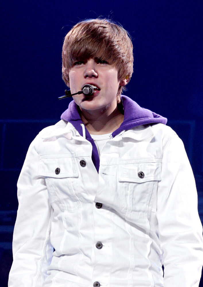 Carroll Bryant: Teen Idol: Justin Bieber