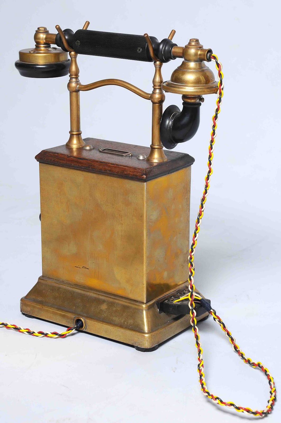 Old Vintage Gallery: Ericsson Magneto Telephone Circa 1910-1920