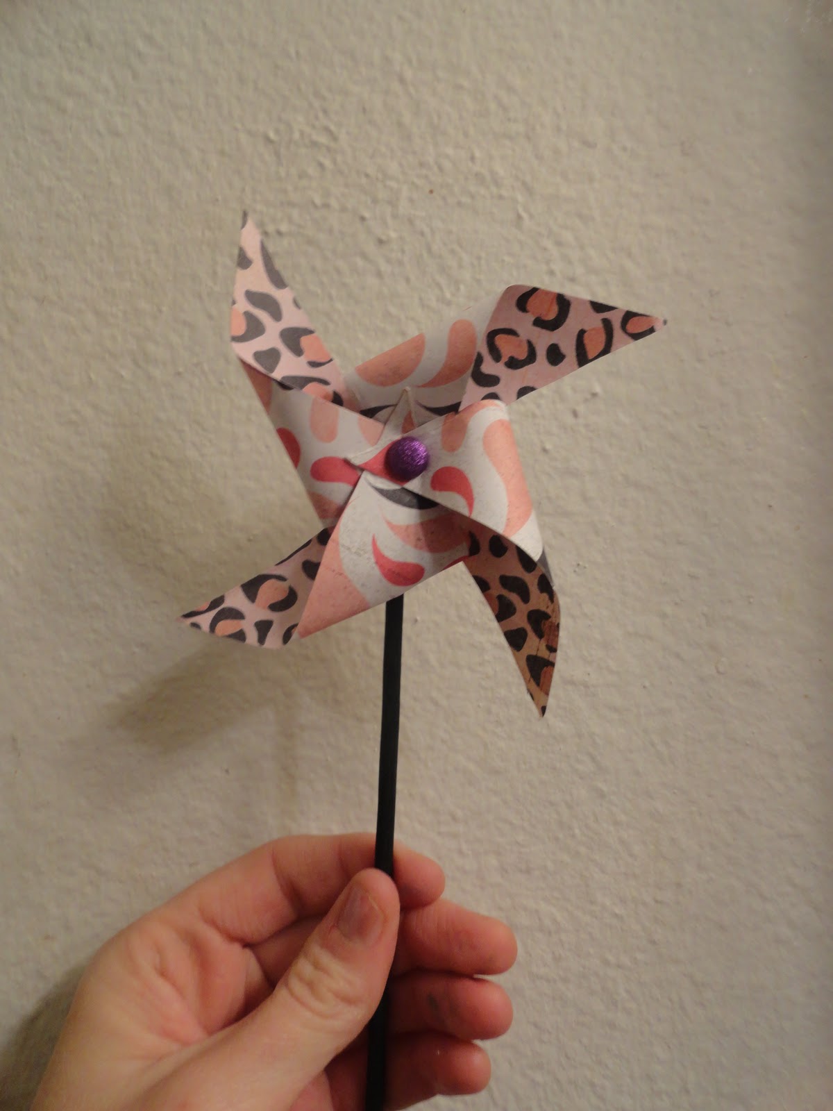 Purple Party Shoes: SATURDAY DIY: Paper Pinwheel Flower Bouquet