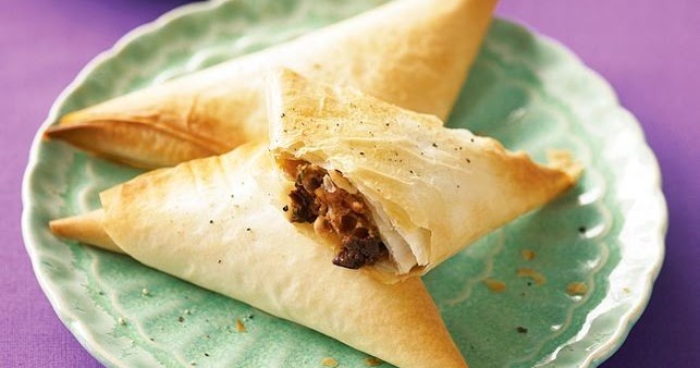 Pizza triangles recipe | LEBANESE RECIPES