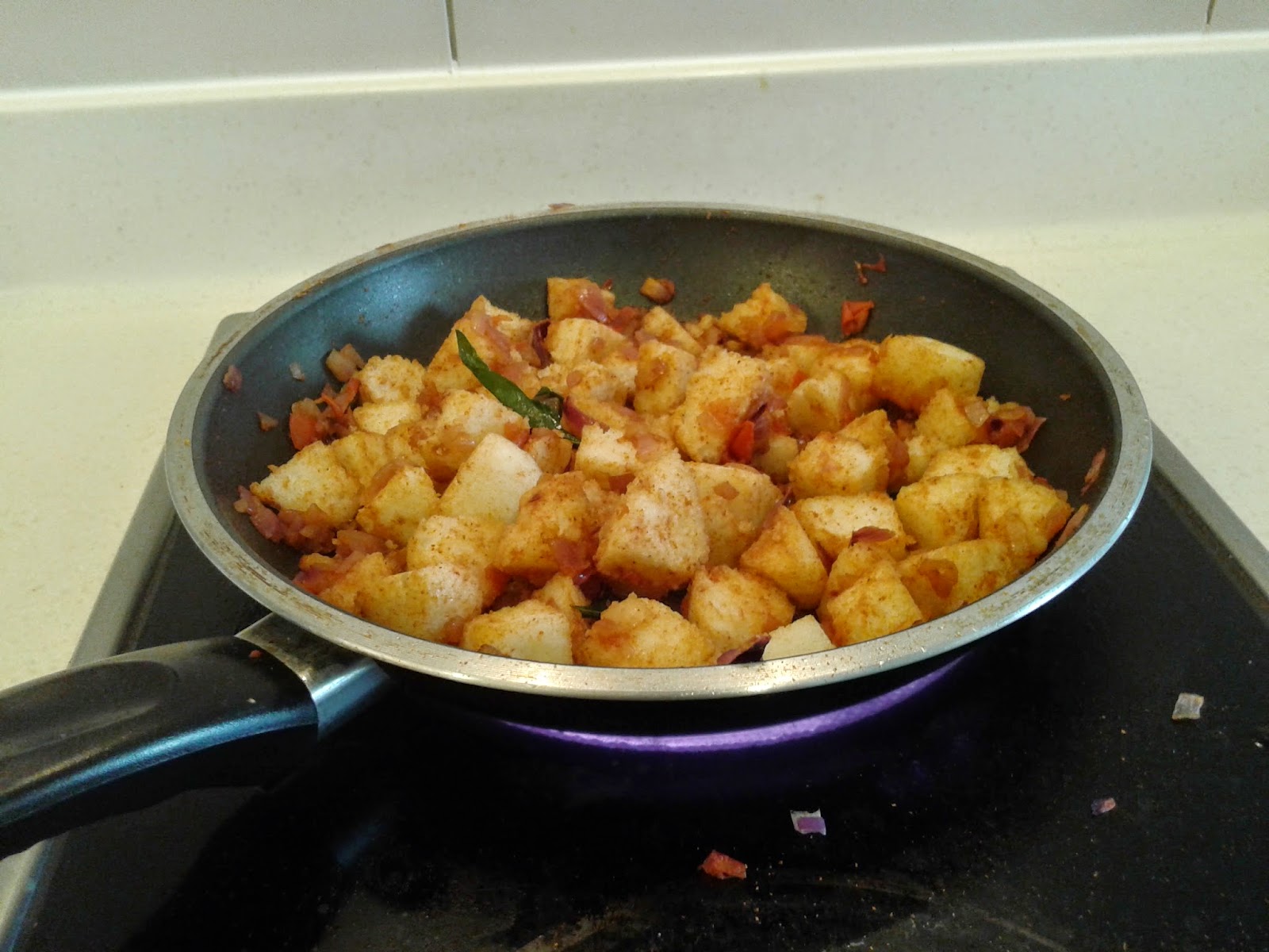 Meenu's Kitchen : SPICY IDLY