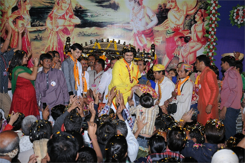 VYO: Photos of VYO Rajkot celebrates Holi Rasiya & Phool Faag Utsav