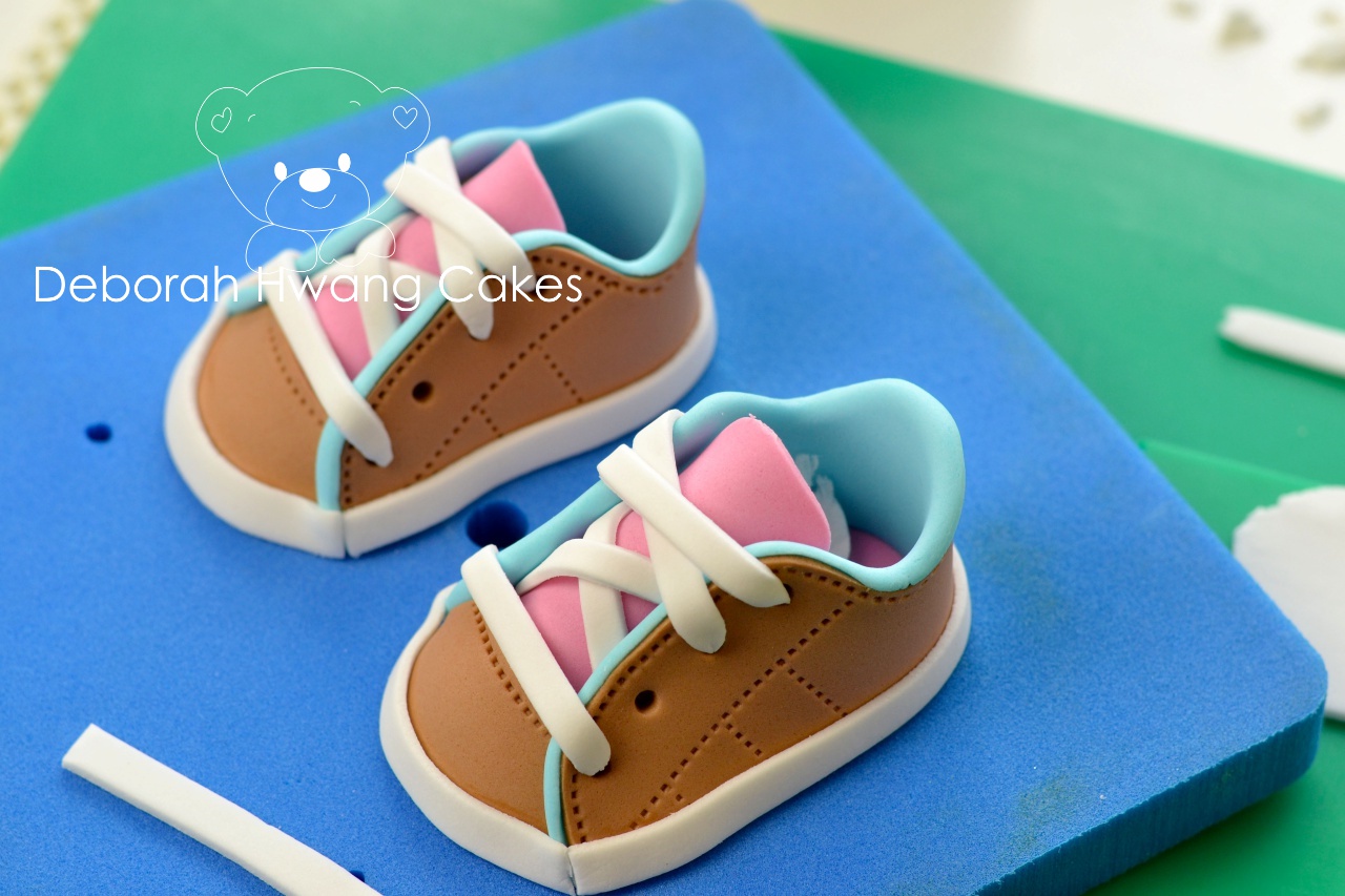 How To Make Fondant Baby Sneakers (with Template)