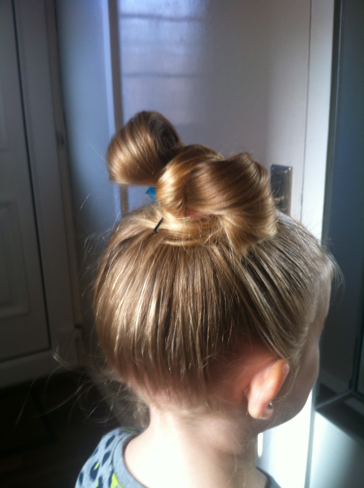 StyleJustEasier: Minnie Mouse Bow Hairstyle