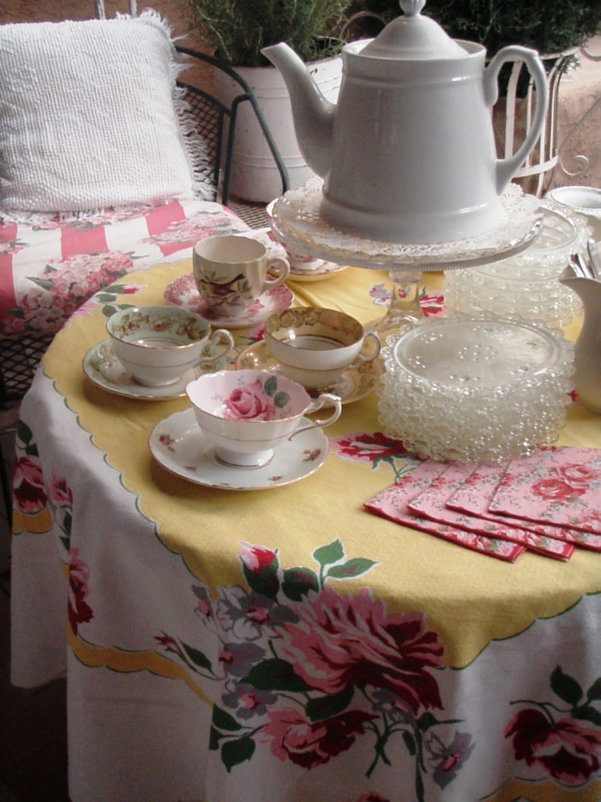 Cabin & Cottage : Easy & Fun Cottage Gatherings