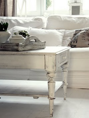 Country Style Chic: White Vintage