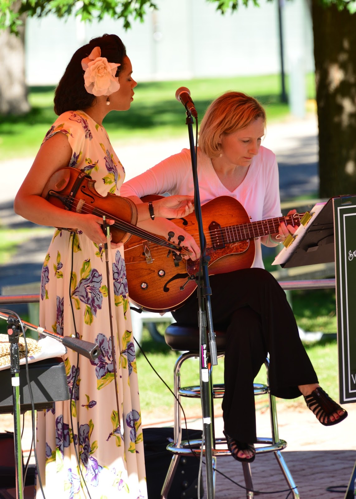 Swingin' With Ellie Shaw: photos