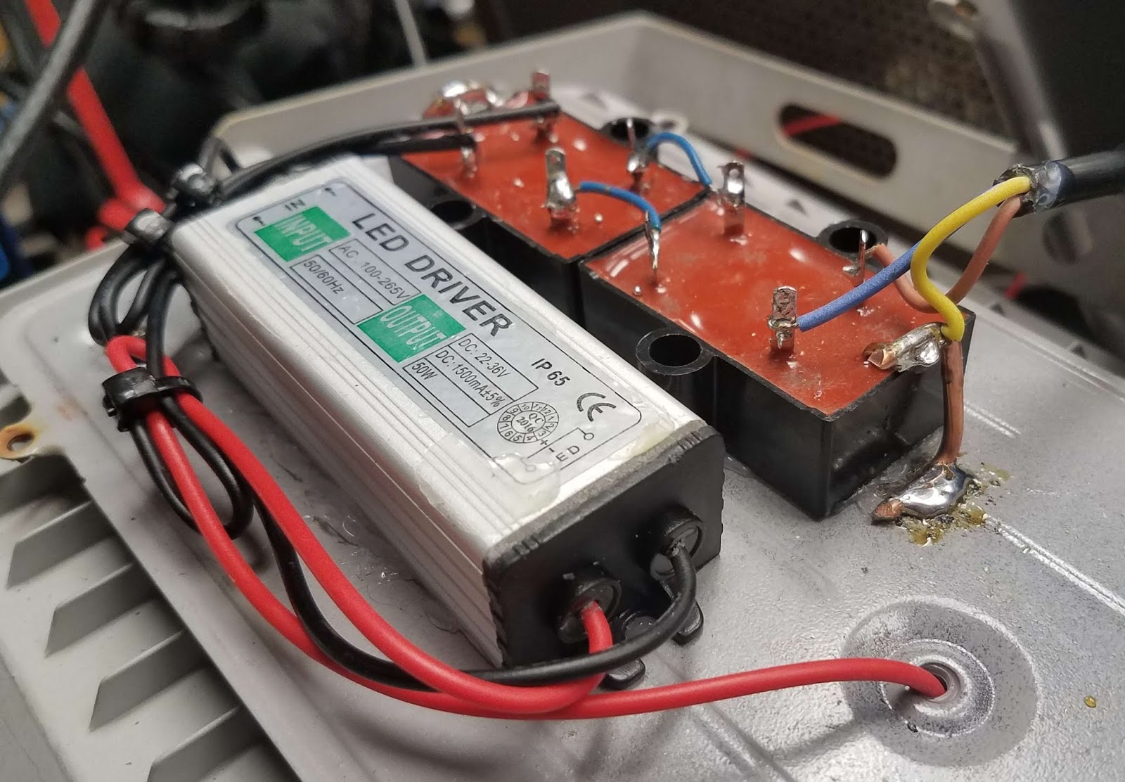 KA7OEI's blog: Quieting an insanely (RFI) noisy LED floodlight