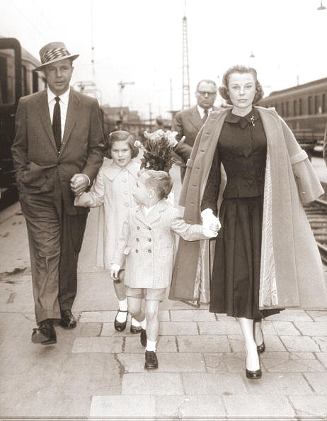 WEIRDLAND: Dick Powell reinventing himself as the tough detective type ...