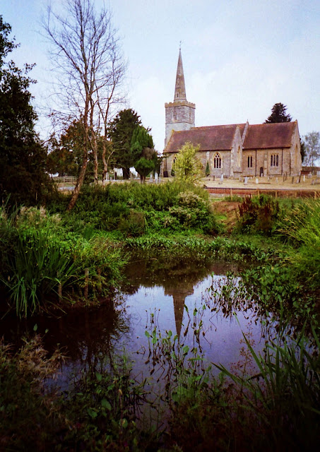COTSWOLDS CASCADE: CHACELEY POND