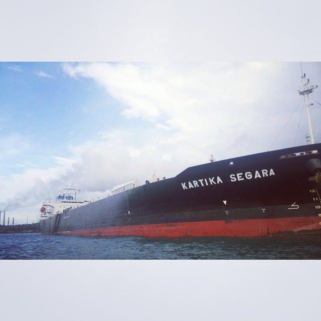 Tubrukan Kapal Tanker dengan Kapal Keruk, 5 Orang Masih Hilang